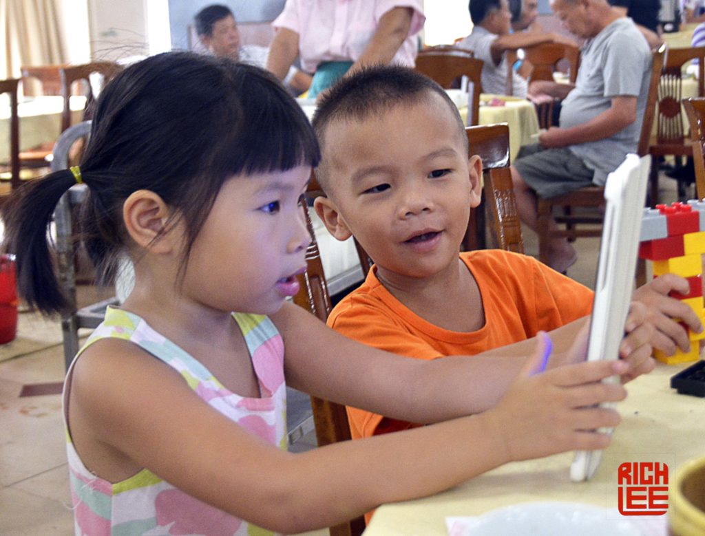 Kids with iPad | The Taishan Project